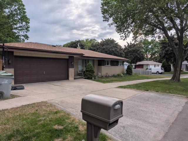 3758 W Parnell Ave