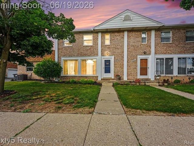 37592 Garden Ct, Westland, MI 48185