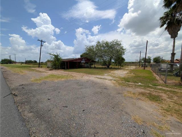 37616 N EXPWY 281 Highway