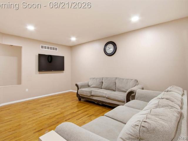 37596 Adrian Drive