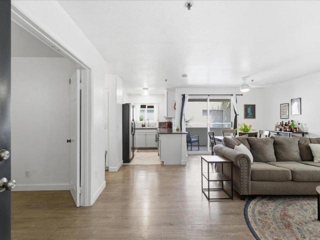 3759 Florida 10F