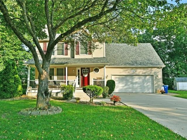 3750 Oakview Dr, Girard, OH 44420