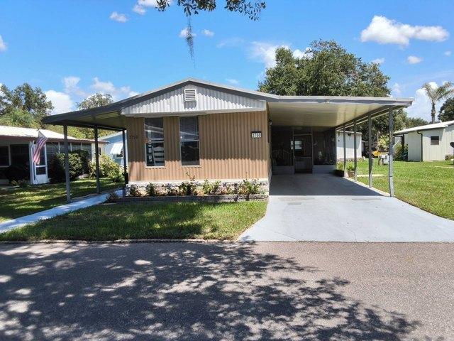 3750 Brookside Ln, Zephyrhills, FL 33541