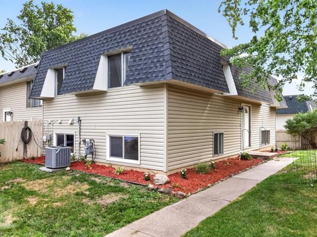 3750 Conroy Trl E, Inver Grove Heights, MN 55076