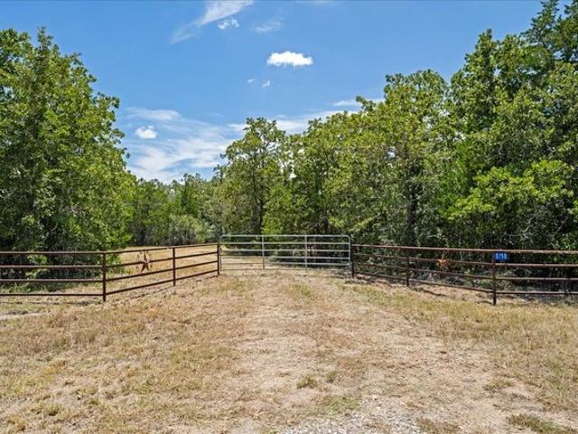 3750 FM 2237, Muldoon, TX 78949