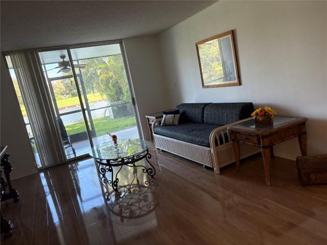 3750 Inverrary Dr, Unit 1W, Lauderhill, FL 33319 | MLS #F10529