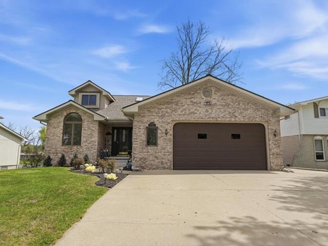 3750 Loch Dr, Highland, MI 48357