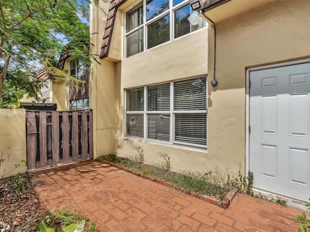 3750 SW 60th Ter, Unit 1, Davie, FL 33314 | MLS #A11953 | Compass