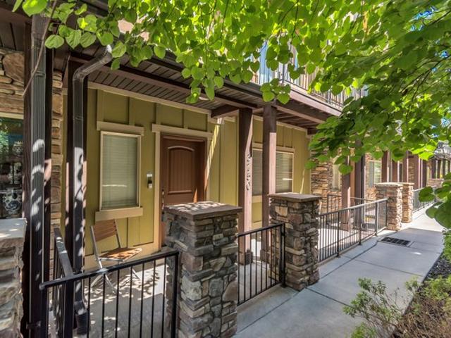 3750 S Prairiewood Dr, Salt Lake City, UT 84115