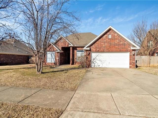 3750 W River Bend Dr, Fayetteville, AR 72704