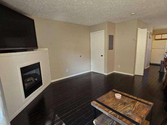 3751 Vale Drive # 1