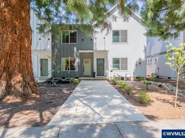 3751 Village Center Dr SE, Salem, OR 97302