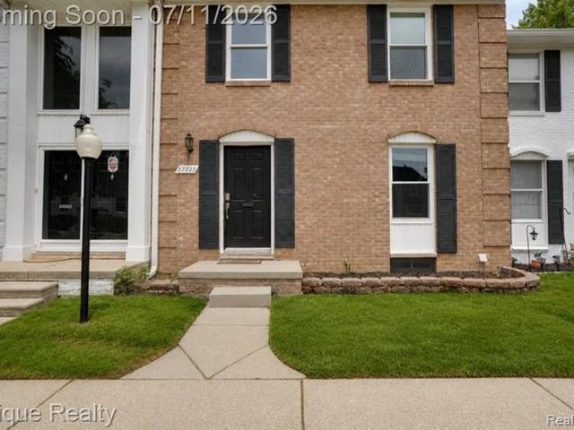 37525 Charter Oaks Blvd, Clinton Township, MI 48036