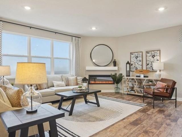 3752 Brookside Dr, Chaska, MN 55318