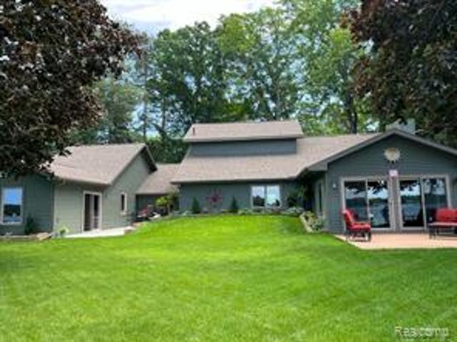 3752 Hiawatha Trail