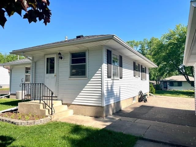 3752 Upper 73rd Street E