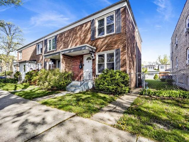 3752 W Cornelia Ave, Chicago, IL 60618