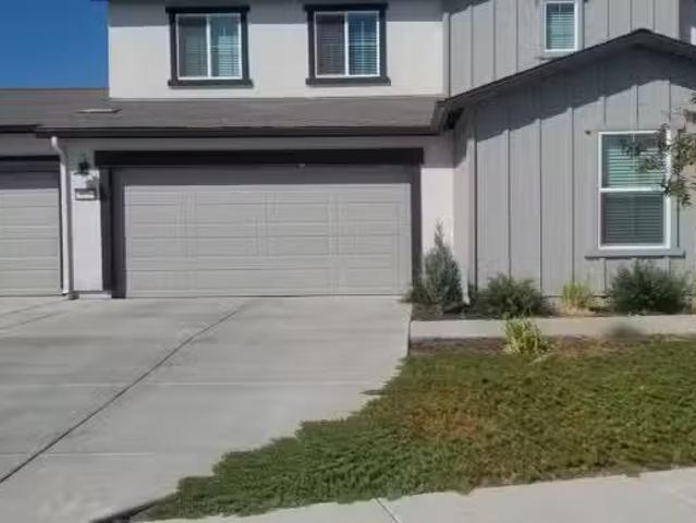 375 Castellana St, Los Banos, CA 93635