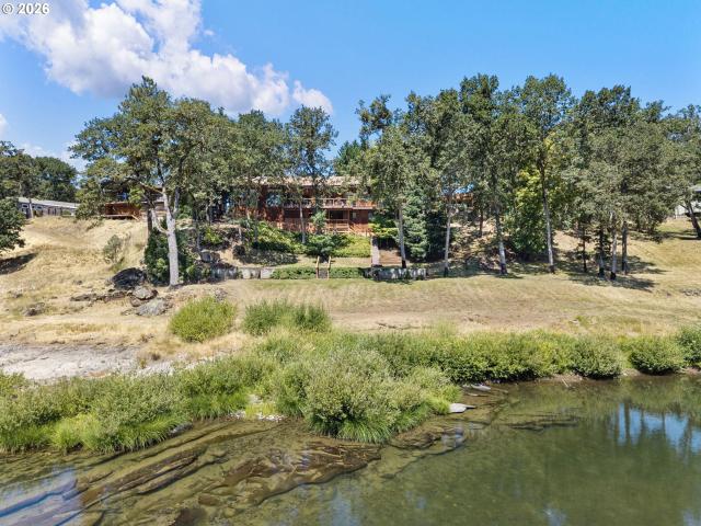 375 acorn dr