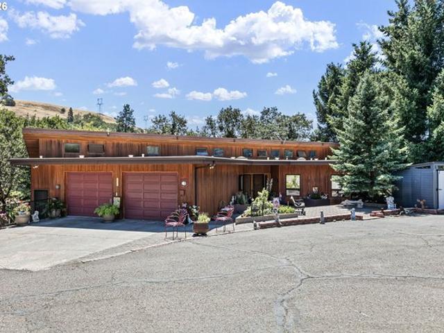 375 Acorn Dr, Roseburg, OR 97470