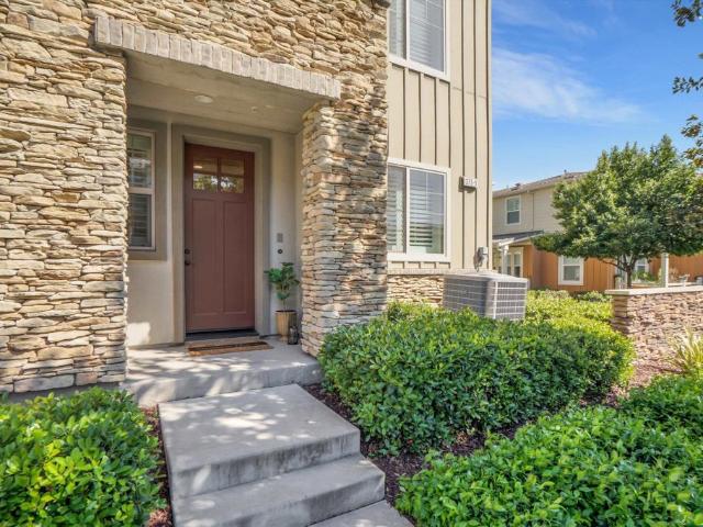 375 Basswood Cmn 9
