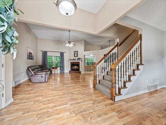 375 leggett dr
