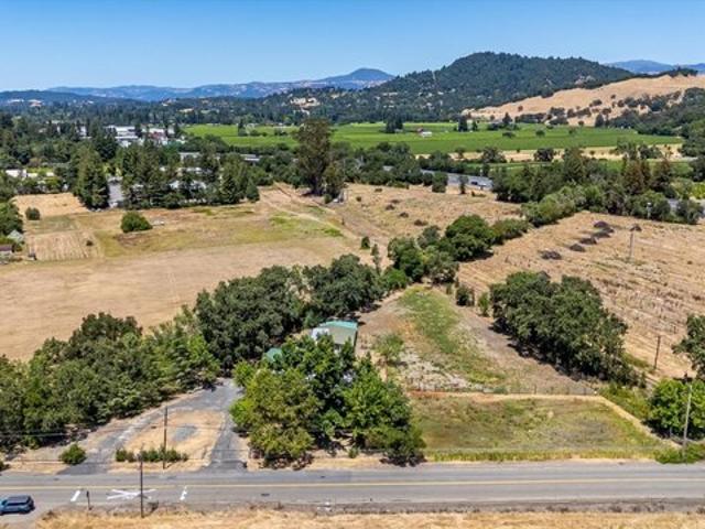 375 Limerick Ln, Healdsburg, CA 95448