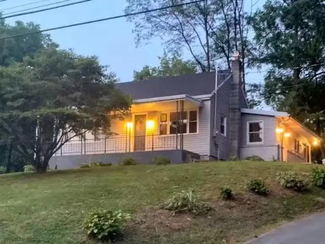 375 N WALNUT ST, DALLASTOWN, PA 17313 Single Family Residence.
