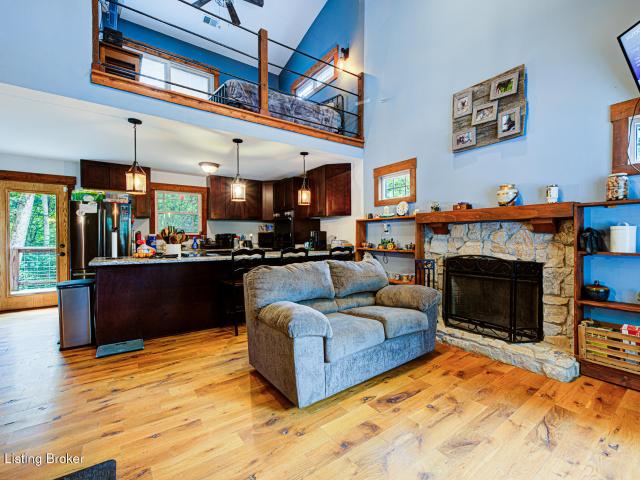 375 Smith Ln