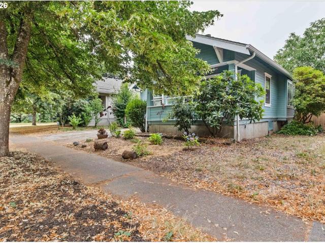 375 SE 23RD ST