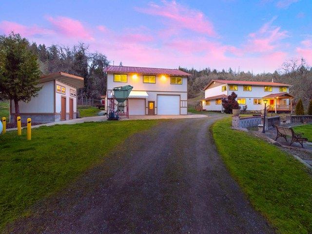 375 Porter Creek Rd, Winston, OR 97496