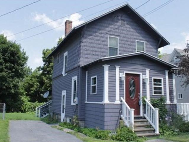 375 Pawling St 2/1 864 sqft