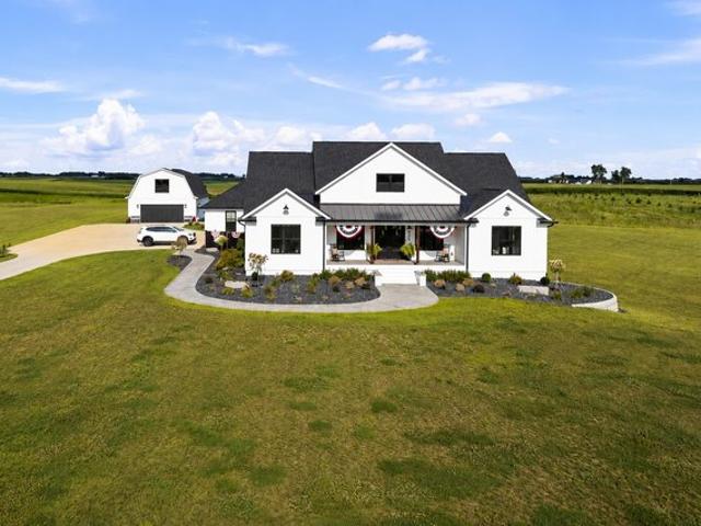 375 Ruby Ct, Long Grove, IA 52756