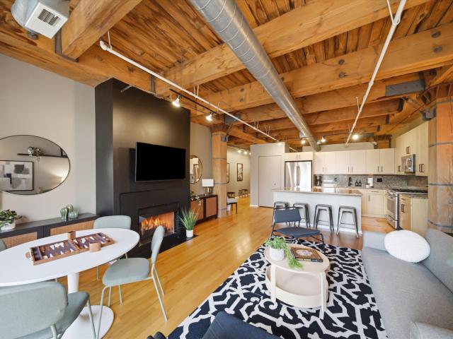 375 W Erie Street # 412