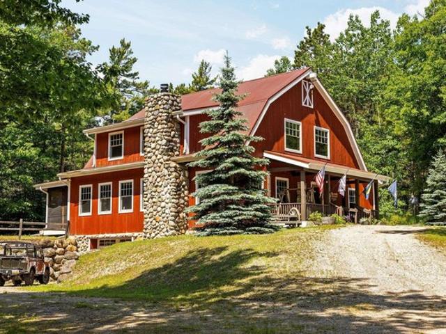 37659 Kings Hwy, Beaver Island, MI 49782