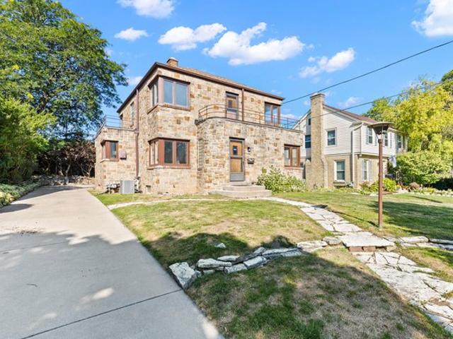 3765 S 3rd St, Milwaukee, WI 53207