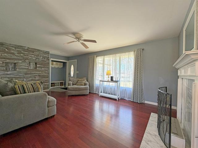 3766 Maplewood Ct