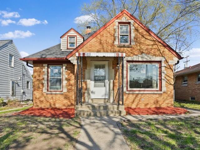 3766 N 77th St, Milwaukee, WI 53222