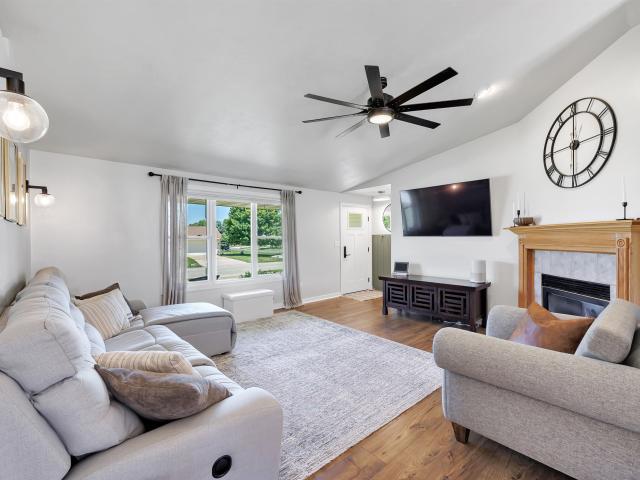 3766 sandpiper way