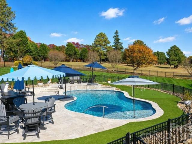 3768 Glenn Oaks Dr, Maiden, NC 28650
