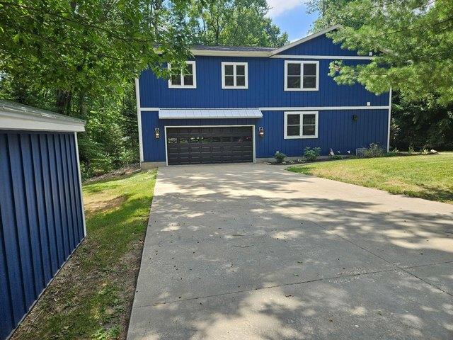 3768 Pine Tree Dr, Weidman, MI 48893