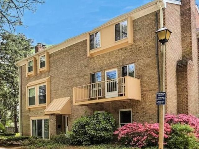 3769 Persimmon Cir, Fairfax, VA 22031