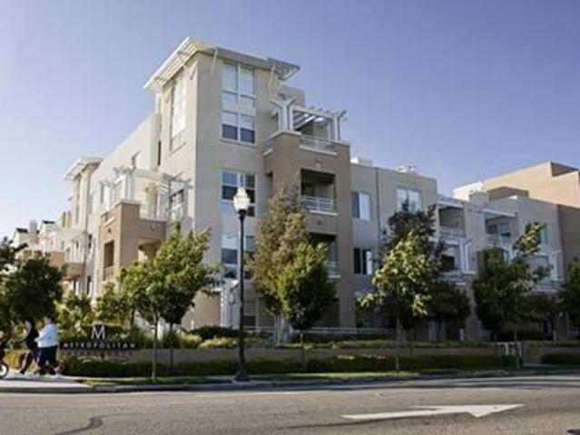 $3769 / 2br 1122ft² 2 BR with Fireplace, High Ceilings, Granite countertops.