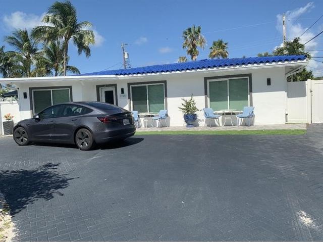 3760 NE 16th Ave, Oakland Park, FL 33334