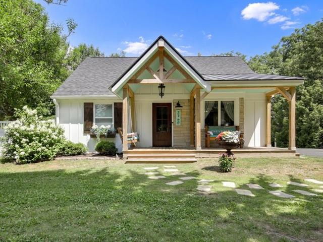 3760 Hubertus Rd, Richfield, WI 53033