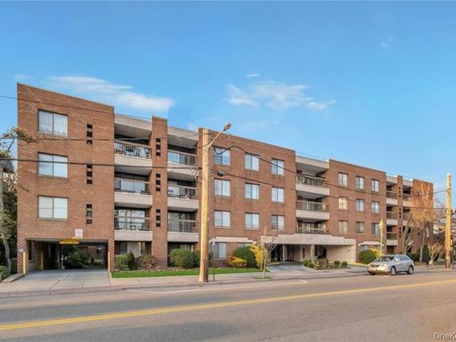 376 Central Ave Apt 2N, Lawrence, NY 11559