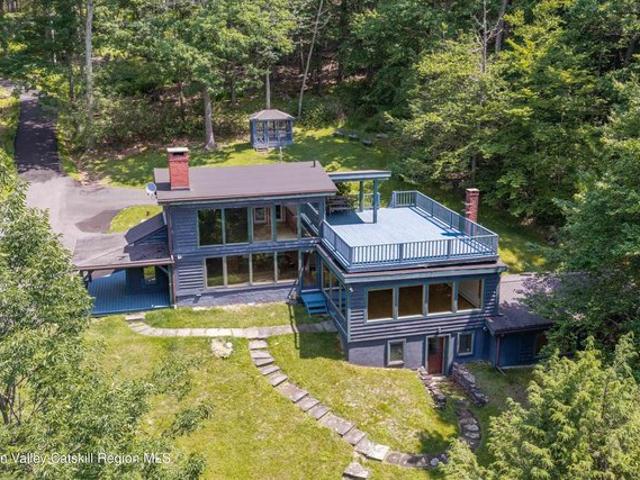 376 Abbey Rd, Mount Tremper, NY 12457