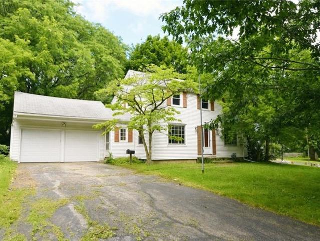 376 Belmeade Rd, Rochester, NY 14617