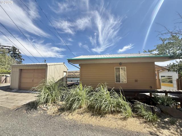 376 fallbridge rd