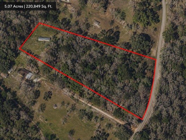 376 River Rd, Angleton, TX 77515